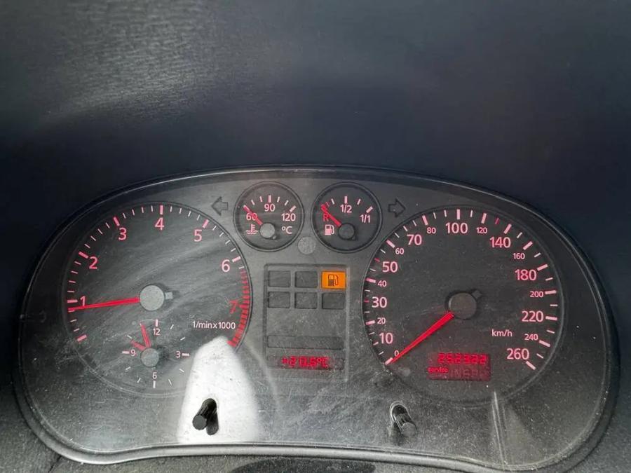 Melns Audi A3 1998 Daugavpils, ar dzinēja tilpumu 1.80 L un nobraukumu 252 tūkst. km par 890 €, foto 13 vietnē AUTOMOTO.COM.LV