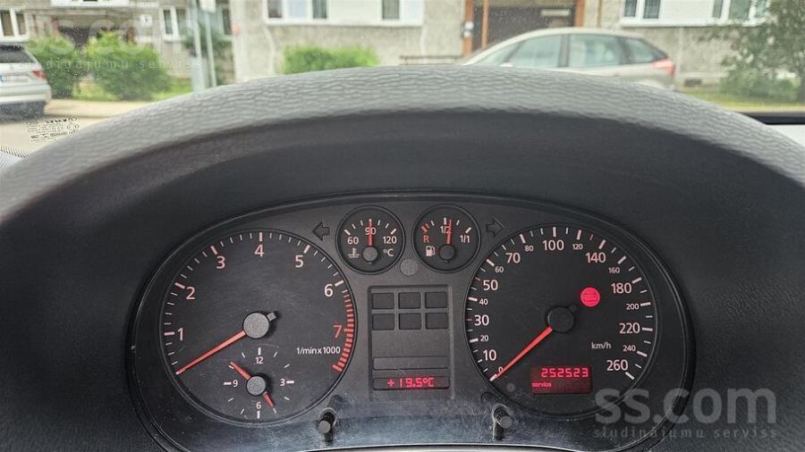 Melns Audi A3 1998 Daugavpils, ar dzinēja tilpumu 1.80 L un nobraukumu 251 tūkst. km par 850 €, foto 11 vietnē AUTOMOTO.COM.LV