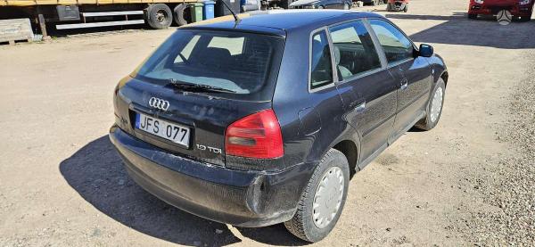 Melns Audi A3 1999 Viļņa, ar dzinēja tilpumu 1.90 L un nobraukumu 220 tūkst. km par 200 €, foto 5 vietnē AUTOMOTO.COM.LV