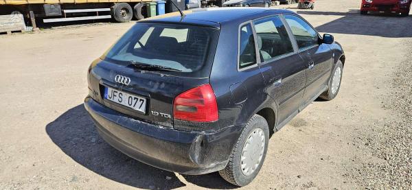 Melns Audi A3 1999 Viļņa, ar dzinēja tilpumu 1.90 L un nobraukumu 220 tūkst. km par 200 €, foto 5 vietnē AUTOMOTO.COM.LV