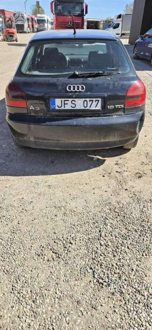 Melns Audi A3 1999 Viļņa, ar dzinēja tilpumu 1.90 L un nobraukumu 220 tūkst. km par 199 €, foto 5 vietnē AUTOMOTO.COM.LV