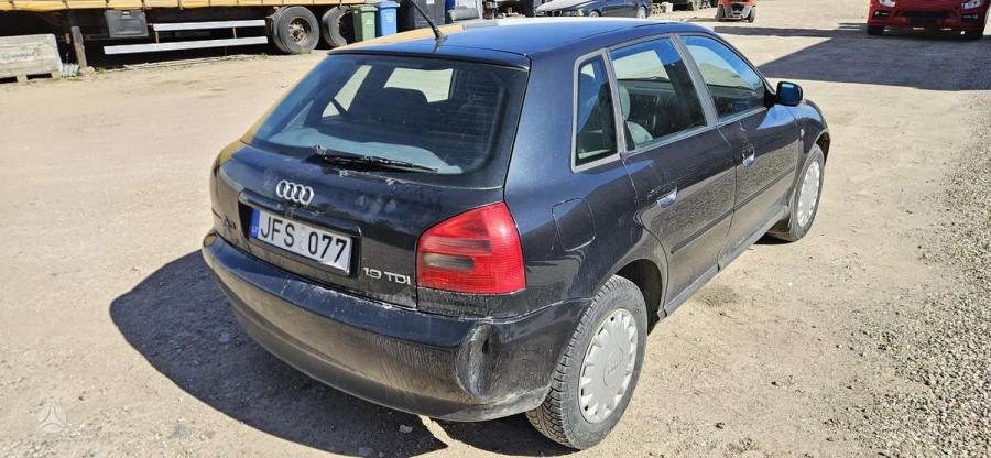 Melns Audi A3 1999 Viļņa, ar dzinēja tilpumu 1.90 L un nobraukumu 220 tūkst. km par 199 €, foto 6 vietnē AUTOMOTO.COM.LV