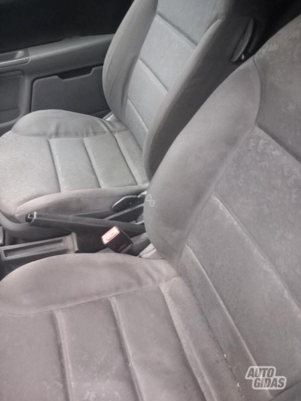 Melns Audi A3 1999 Naujoji Akmenė, ar dzinēja tilpumu 1.80 L un nobraukumu 300 tūkst. km par 750 €, foto 7 vietnē AUTOMOTO.COM.LV