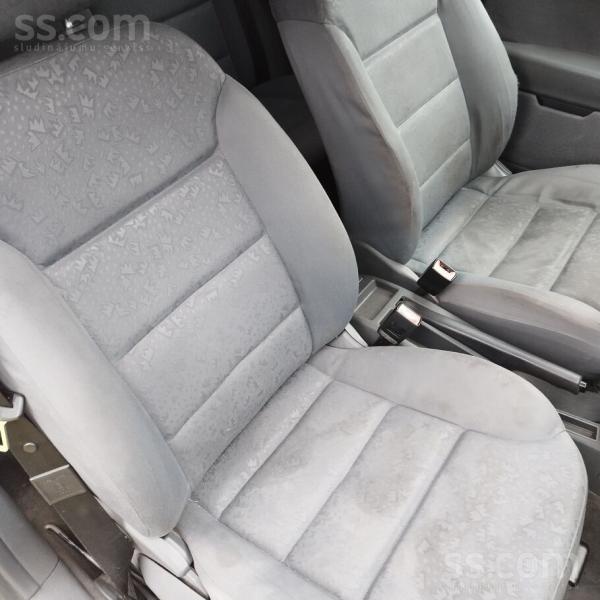 Melns Audi A3 1999 Valmiera, ar dzinēja tilpumu 1.60 L un nobraukumu 255 tūkst. km par 1100 €, foto 3 vietnē AUTOMOTO.COM.LV