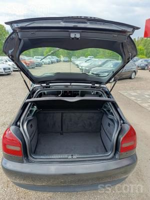 Melns Audi A3 2000 Valmiera, ar dzinēja tilpumu 1.60 L un nobraukumu 212 tūkst. km par 1250 €, foto 13 vietnē AUTOMOTO.COM.LV