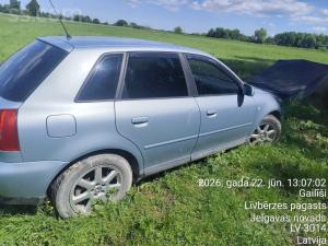 Melns Audi A3 2000 Jelgava, ar dzinēja tilpumu 1.90 L un nobraukumu 300 tūkst. km par 300 €, foto 13 vietnē AUTOMOTO.COM.LV
