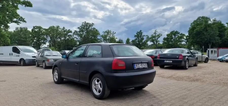 Melns Audi A3 2000 Valmiera, ar dzinēja tilpumu 1.60 L un nobraukumu 288 tūkst. km par 1450 €, foto 6 vietnē AUTOMOTO.COM.LV