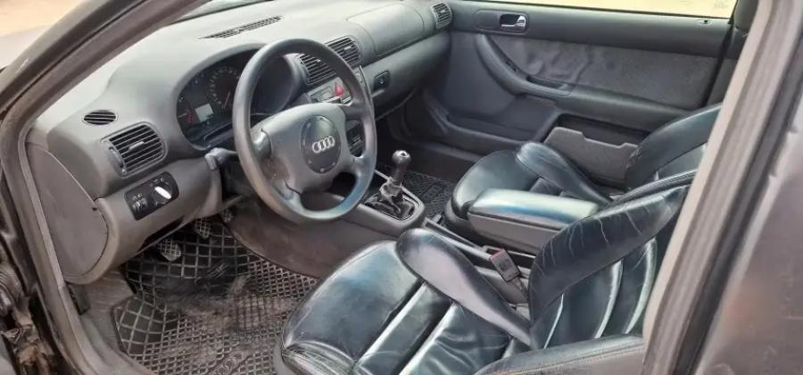 Melns Audi A3 2000 Valmiera, ar dzinēja tilpumu 1.60 L un nobraukumu 288 tūkst. km par 1450 €, foto 11 vietnē AUTOMOTO.COM.LV
