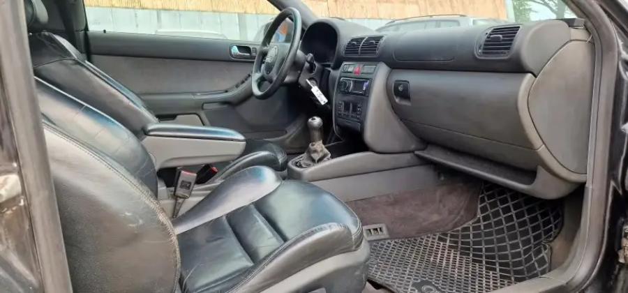 Melns Audi A3 2000 Valmiera, ar dzinēja tilpumu 1.60 L un nobraukumu 288 tūkst. km par 1450 €, foto 12 vietnē AUTOMOTO.COM.LV