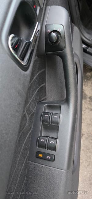 Black Audi A3 2000 in Tallinn, with an engine capacity of 1.80 L and mileage of 265 thousand km for 1450 €, photo 8 on AUTOMOTO.COM.LV
