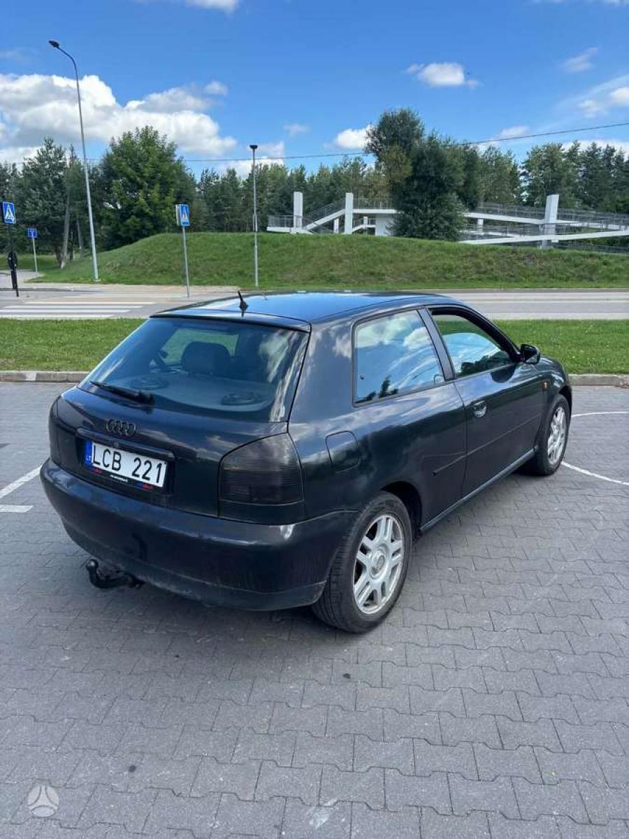 Black Audi A3 2000 in Vilnius, with an engine capacity of 1.60 L and mileage of 360 thousand km for 850 €, photo 8 on AUTOMOTO.COM.LV
