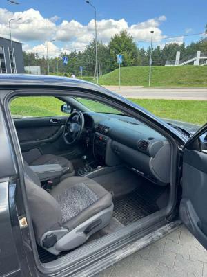 Black Audi A3 2000 in Vilnius, with an engine capacity of 1.60 L and mileage of 360 thousand km for 850 €, photo 12 on AUTOMOTO.COM.LV
