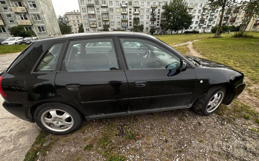 Melns Audi A3 2001 Liepāja, ar dzinēja tilpumu 1.90 L un nobraukumu 408 tūkst. km par 1200 €, foto 4 vietnē AUTOMOTO.COM.LV
