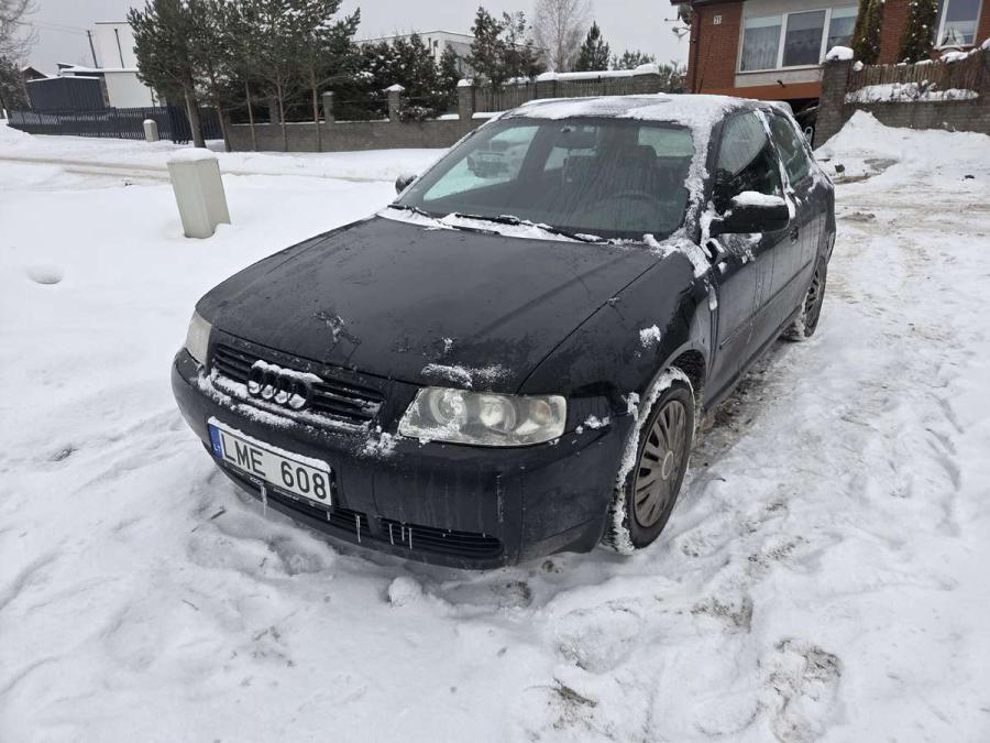 Black Audi A3 2001 in Vilnius, with an engine capacity of 1.60 L and mileage of 198 thousand km for 999 €, photo 2 on AUTOMOTO.COM.LV