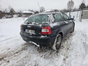 Black Audi A3 2001 in Vilnius, with an engine capacity of 1.60 L and mileage of 198 thousand km for 999 €, photo 3 on AUTOMOTO.COM.LV