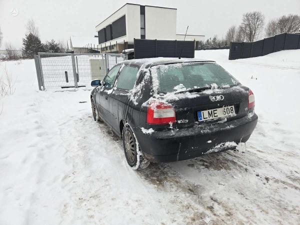 Black Audi A3 2001 in Vilnius, with an engine capacity of 1.60 L and mileage of 198 thousand km for 999 €, photo 4 on AUTOMOTO.COM.LV