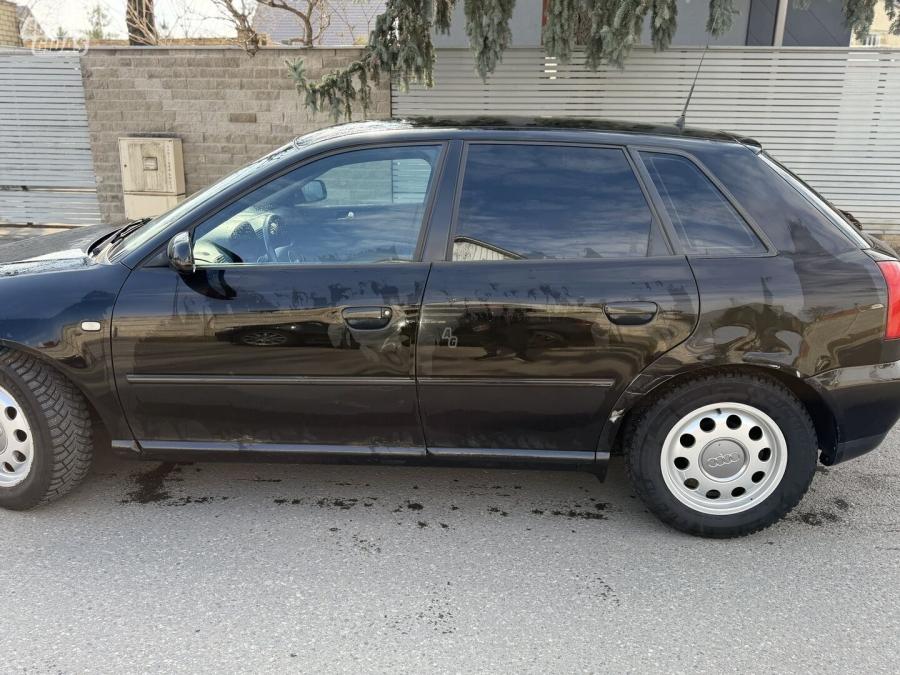 Black Audi A3 2001 in Kaunas, with an engine capacity of 1.80 L and mileage of 255 thousand km for 1950 €, photo 10 on AUTOMOTO.COM.LV