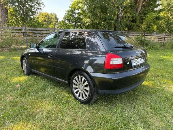 Melns Audi A3 2001 Viļņa, ar dzinēja tilpumu 1.78 L un nobraukumu 375 tūkst. km par 1400 €, foto 3 vietnē AUTOMOTO.COM.LV
