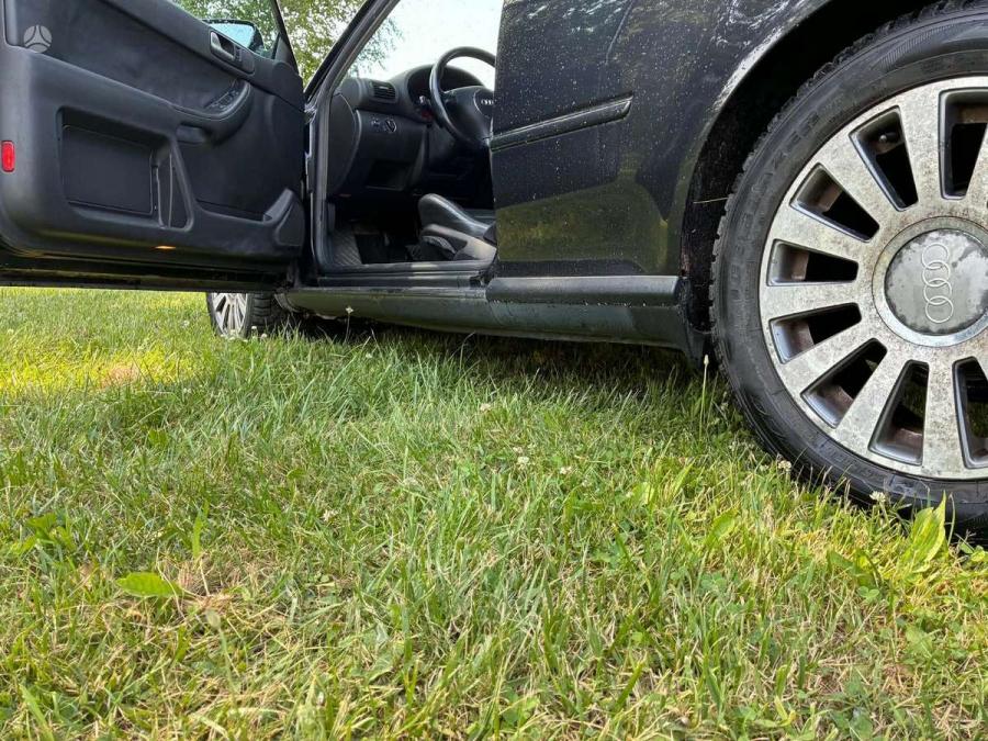 Black Audi A3 2001 in Vilnius, with an engine capacity of 1.78 L and mileage of 375 thousand km for 1400 €, photo 6 on AUTOMOTO.COM.LV