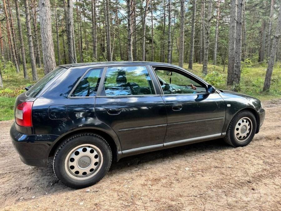 Black Audi A3 2001 in Riga, with an engine capacity of 1.60 L and mileage of 326 thousand km for 1500 €, photo 5 on AUTOMOTO.COM.LV