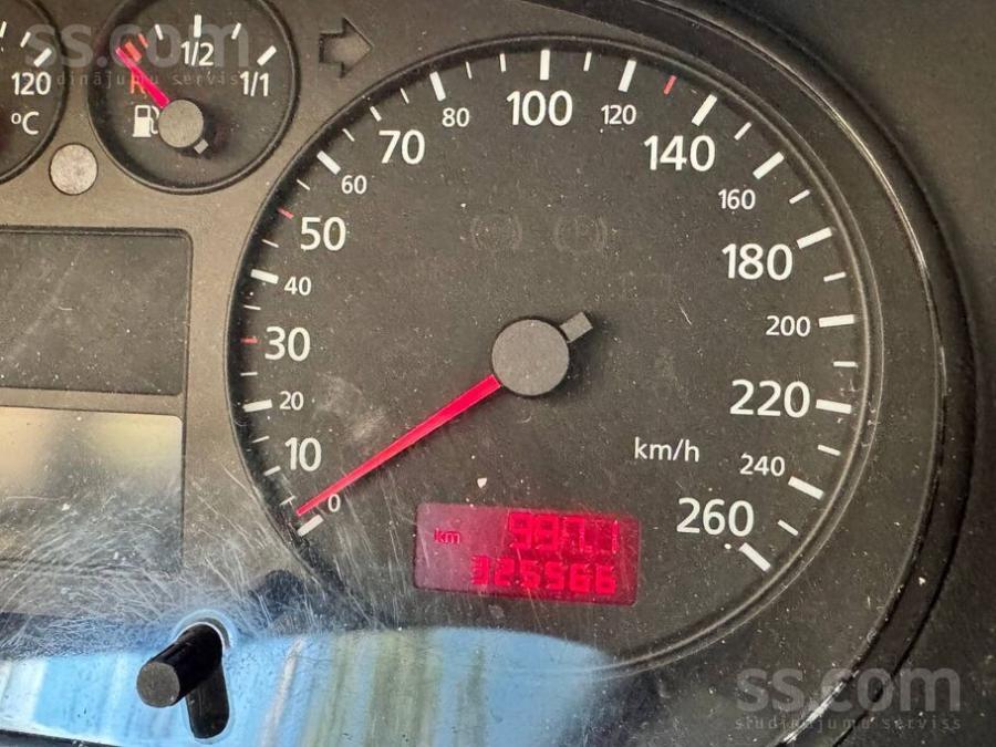 Black Audi A3 2001 in Riga, with an engine capacity of 1.60 L and mileage of 326 thousand km for 1500 €, photo 8 on AUTOMOTO.COM.LV