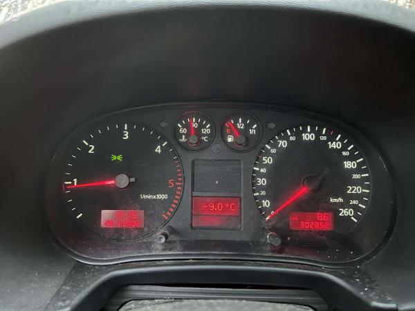 Melns Audi A3 2002 Viļņa, ar dzinēja tilpumu 1.90 L un nobraukumu 300 tūkst. km par 750 €, foto 8 vietnē AUTOMOTO.COM.LV