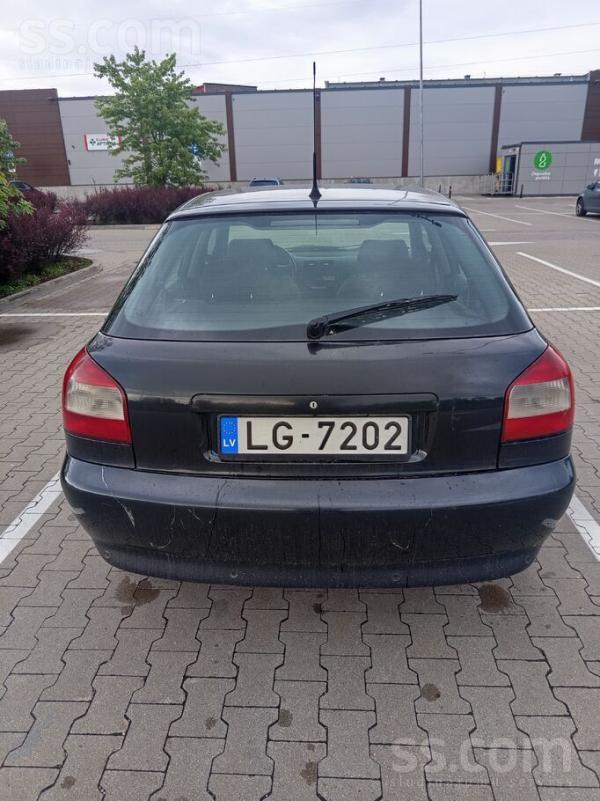 Melns Audi A3 2002 Rīga, ar dzinēja tilpumu 1.90 L un nobraukumu 290 tūkst. km par 1300 €, foto 4 vietnē AUTOMOTO.COM.LV
