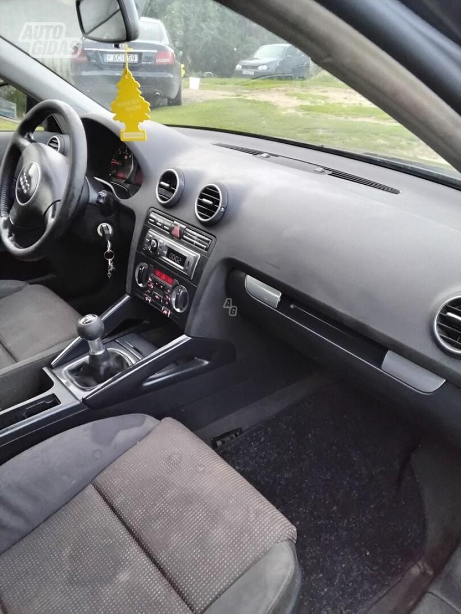 Black Audi A3 2003 in Utena, with an engine capacity of 2.00 L and mileage of 350 thousand km for 600 €, photo 9 on AUTOMOTO.COM.LV