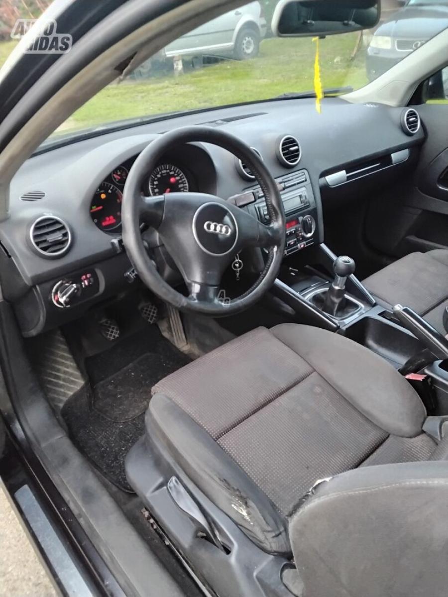 Black Audi A3 2003 in Utena, with an engine capacity of 2.00 L and mileage of 350 thousand km for 430 €, photo 8 on AUTOMOTO.COM.LV