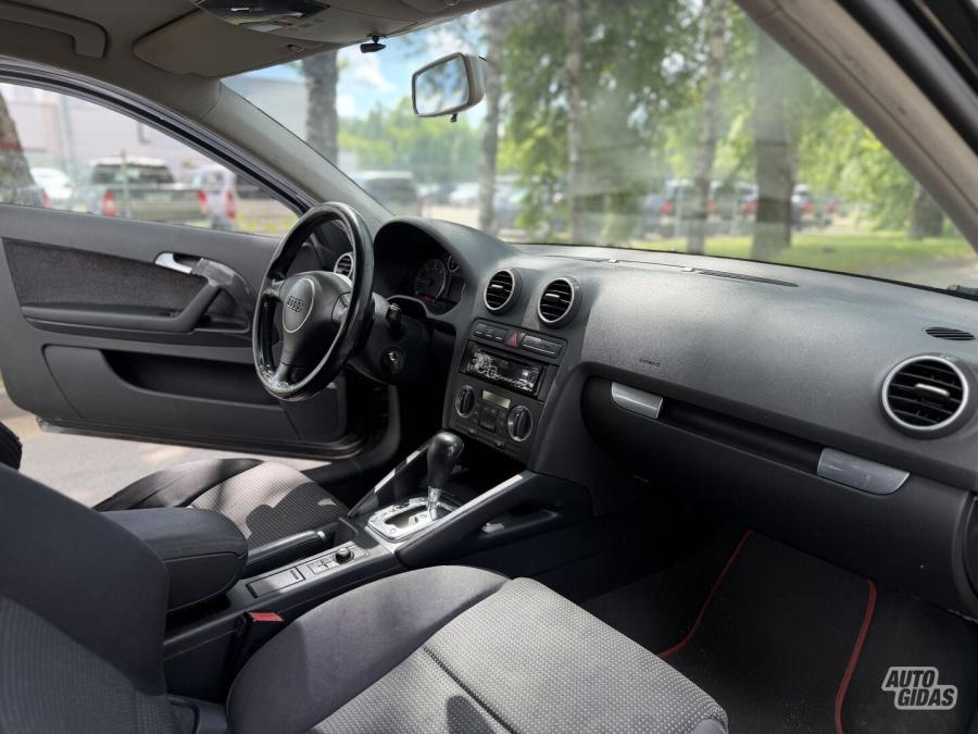 Black Audi A3 2003 in Panevezys, with an engine capacity of 2.00 L and mileage of 350 thousand km for 950 €, photo 8 on AUTOMOTO.COM.LV