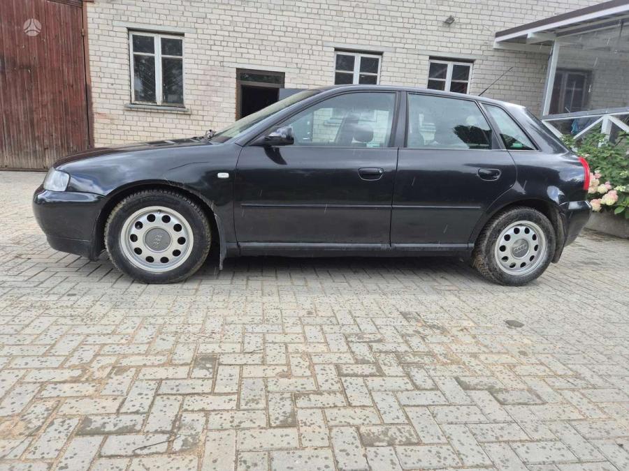 Melns Audi A3 2003 Viļņa, ar dzinēja tilpumu 1.60 L un nobraukumu 200 tūkst. km par 1300 €, foto 4 vietnē AUTOMOTO.COM.LV
