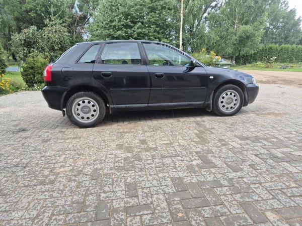 Audi A3 2003 Viļņa vietnē Melns Audi A3 2003 Viļņa, ar dzinēja tilpumu 1.60 L un nobraukumu 200 tūkst. km par 1300 €, foto 7 vietnē AUTOMOTO.COM.LV