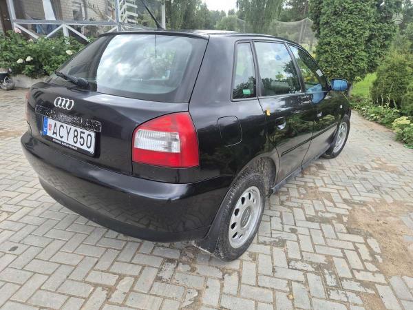 Audi A3 2003 Viļņa vietnē Melns Audi A3 2003 Viļņa, ar dzinēja tilpumu 1.60 L un nobraukumu 200 tūkst. km par 1300 €, foto 8 vietnē AUTOMOTO.COM.LV