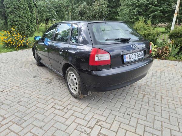 Audi A3 2003 Viļņa vietnē Melns Audi A3 2003 Viļņa, ar dzinēja tilpumu 1.60 L un nobraukumu 200 tūkst. km par 1300 €, foto 9 vietnē AUTOMOTO.COM.LV