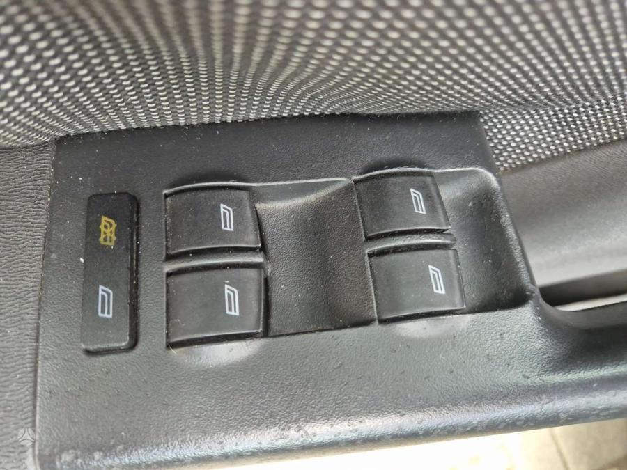 Melns Audi A3 2003 Viļņa, ar dzinēja tilpumu 1.60 L un nobraukumu 200 tūkst. km par 1300 €, foto 16 vietnē AUTOMOTO.COM.LV