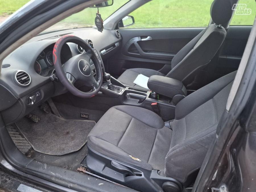 Melns Audi A3 2004 Viļņa, ar dzinēja tilpumu 2.00 L un nobraukumu 300 tūkst. km par 949 €, foto 9 vietnē AUTOMOTO.COM.LV