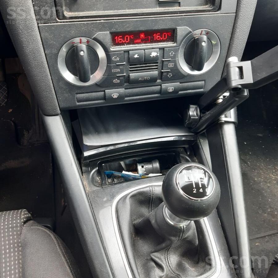 Melns Audi A3 2004 Rīga, ar dzinēja tilpumu 1.60 L un nobraukumu 207 tūkst. km par 1200 €, foto 4 vietnē AUTOMOTO.COM.LV