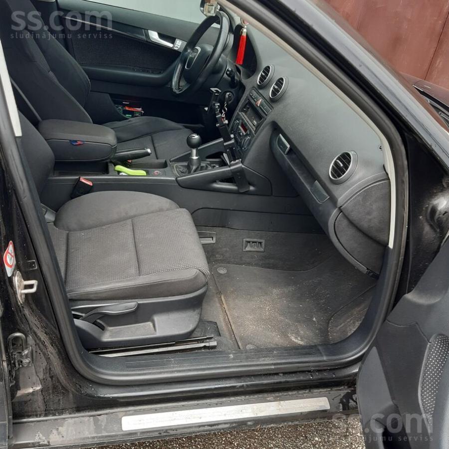Melns Audi A3 2004 Rīga, ar dzinēja tilpumu 1.60 L un nobraukumu 207 tūkst. km par 1200 €, foto 6 vietnē AUTOMOTO.COM.LV