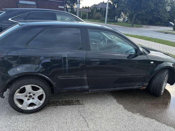 Melns Audi A3 2004 Viļņa, ar dzinēja tilpumu 1.60 L un nobraukumu 245 tūkst. km par 900 €, foto 3 vietnē AUTOMOTO.COM.LV