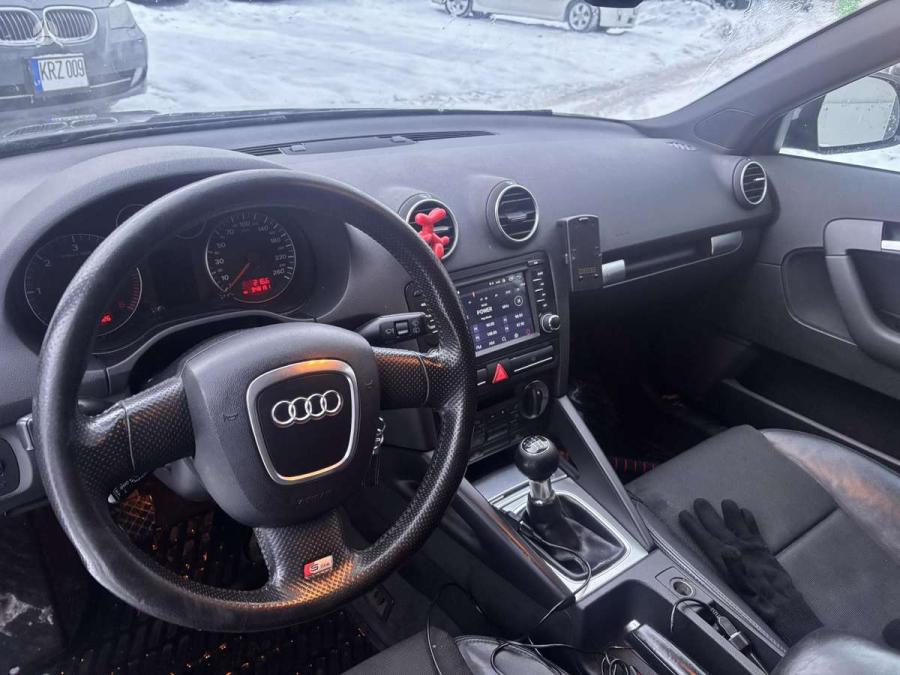 Black Audi A3 2005 in Vilnius, with an engine capacity of 1.97 L and mileage of 349 thousand km for 2500 €, photo 7 on AUTOMOTO.COM.LV