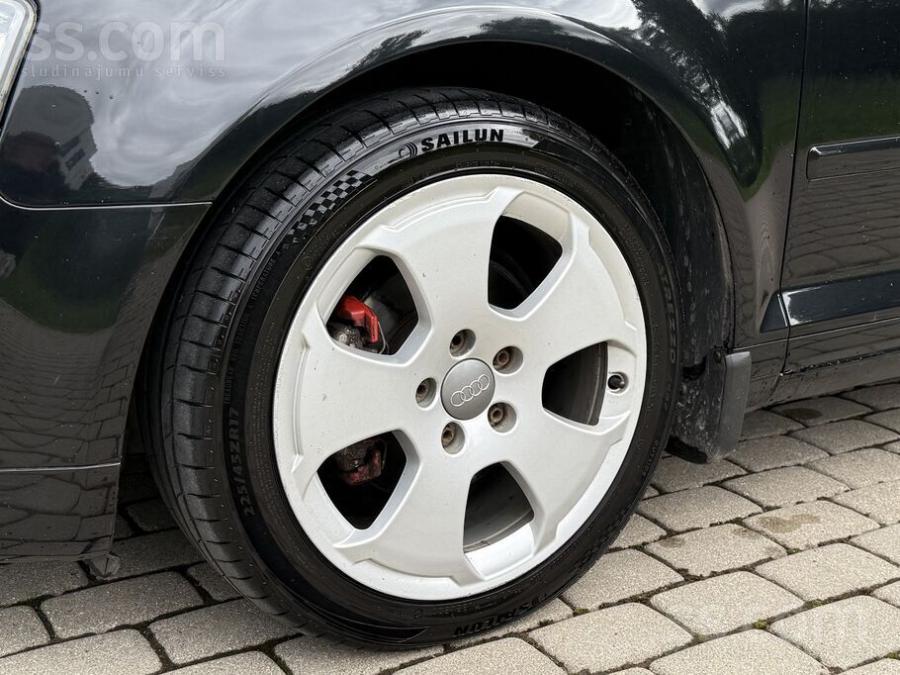 Black Audi A3 2005 in Riga, with an engine capacity of 2.00 L and mileage of 272 thousand km for 2450 €, photo 5 on AUTOMOTO.COM.LV