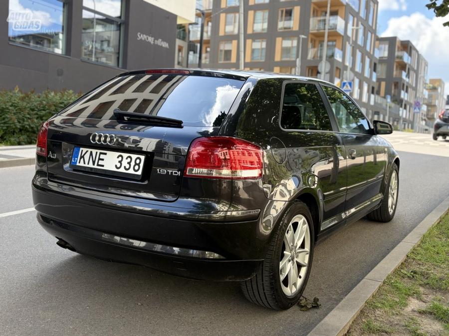 Черный Ауди А3 2005 в Вильнюс, объемом двигателя 1.90 л и пробегом 343 тыс. км за 1500 €, фото 7 на AUTOMOTO.COM.LV