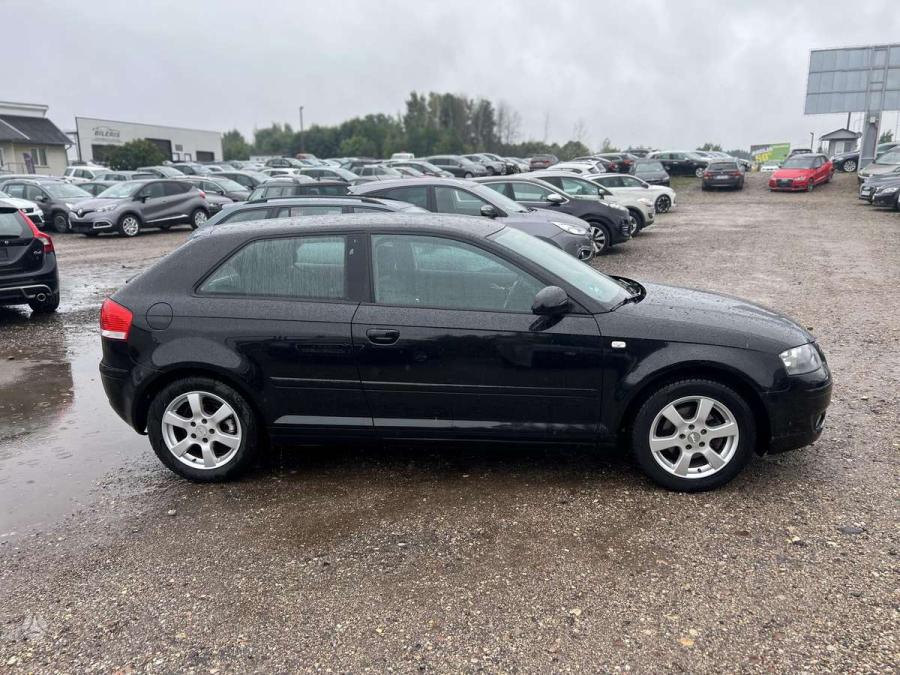 Melns Audi A3 2005 Utena, ar dzinēja tilpumu 1.60 L un nobraukumu 194 tūkst. km par 2350 €, foto 9 vietnē AUTOMOTO.COM.LV