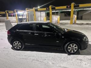 Black Audi A3 2006 in Panevezys, with an engine capacity of 1.90 L and mileage of 301 thousand km for 1450 €, photo 4 on AUTOMOTO.COM.LV
