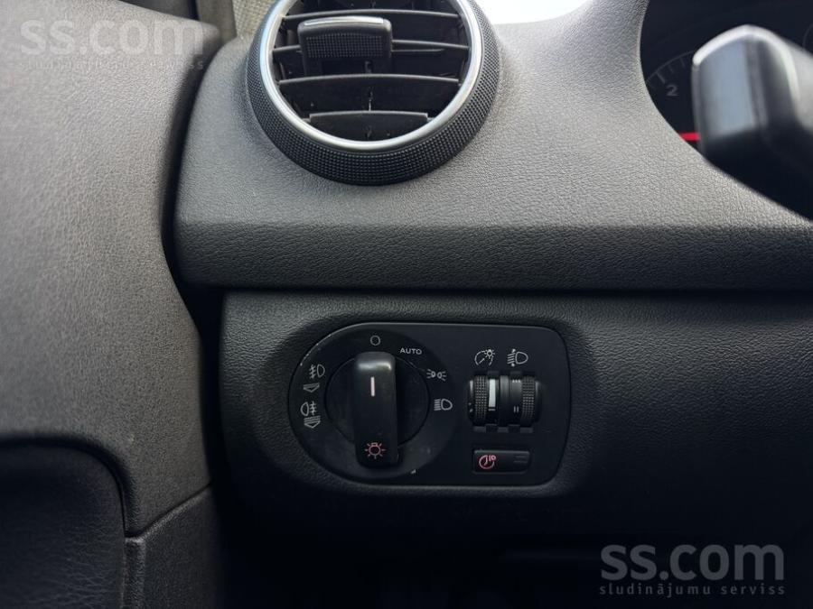 Melns Audi A3 2006 Rīga, ar dzinēja tilpumu 1.90 L un nobraukumu 340 tūkst. km par 2490 €, foto 12 vietnē AUTOMOTO.COM.LV