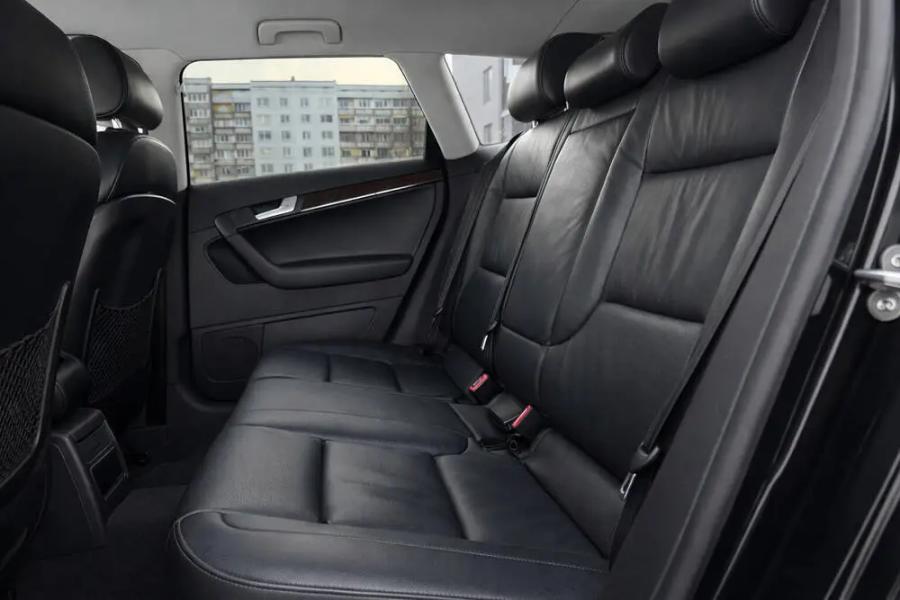 Black Audi A3 2006 in Riga, with an engine capacity of 1.90 L and mileage of 340 thousand km for 2490 €, photo 8 on AUTOMOTO.COM.LV