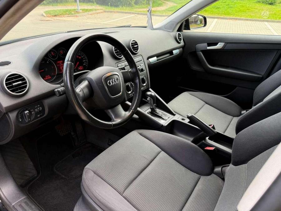 Black Audi A3 2006 in Vilnius, with an engine capacity of 1.97 L and mileage of 430 thousand km for 3150 €, photo 12 on AUTOMOTO.COM.LV