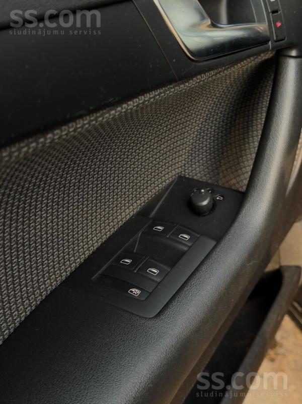 Black Audi A3 2007 in Riga, with an engine capacity of 1.80 L and mileage of 288 thousand km for 2950 €, photo 7 on AUTOMOTO.COM.LV