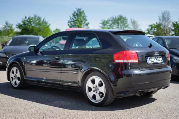 Black Audi A3 2007 in Liepaja, with an engine capacity of 2.00 L and mileage of 267 thousand km for 3700 €, photo 2 on AUTOMOTO.COM.LV