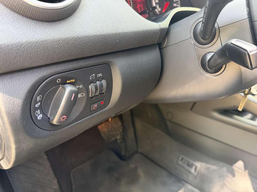 Black Audi A3 2007 in Utena, with an engine capacity of 2.00 L and mileage of 237 thousand km for 4250 €, photo 17 on AUTOMOTO.COM.LV
